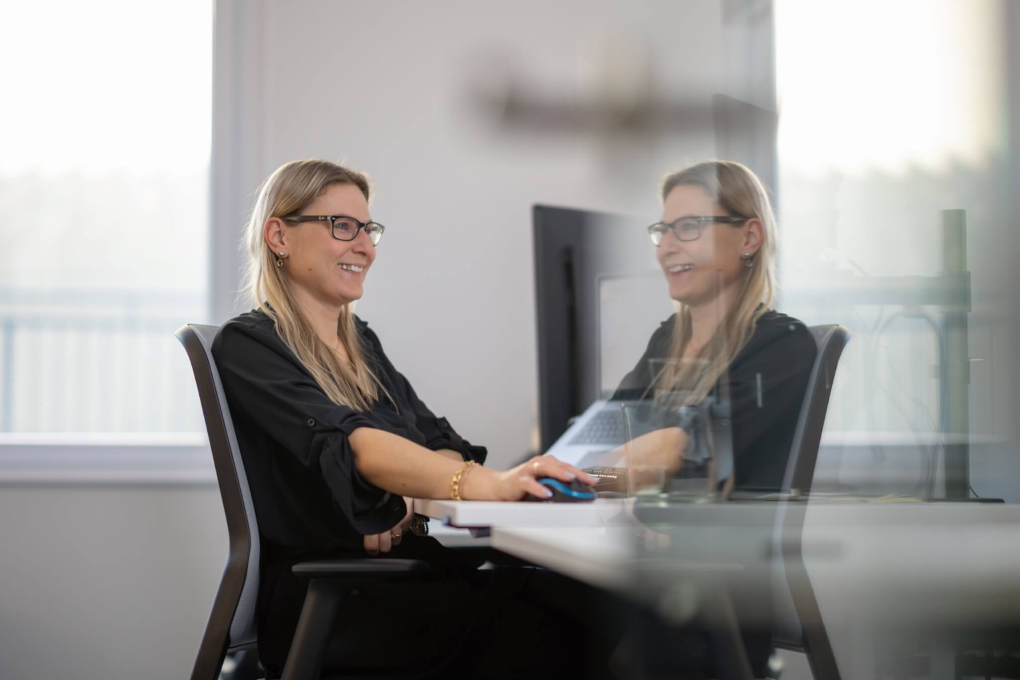Bettina's Tractive Journey As An Accountant