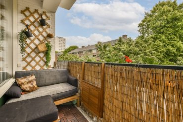 10 Tips To Create The Purr-Fect Cat Proof Balcony - Tractive