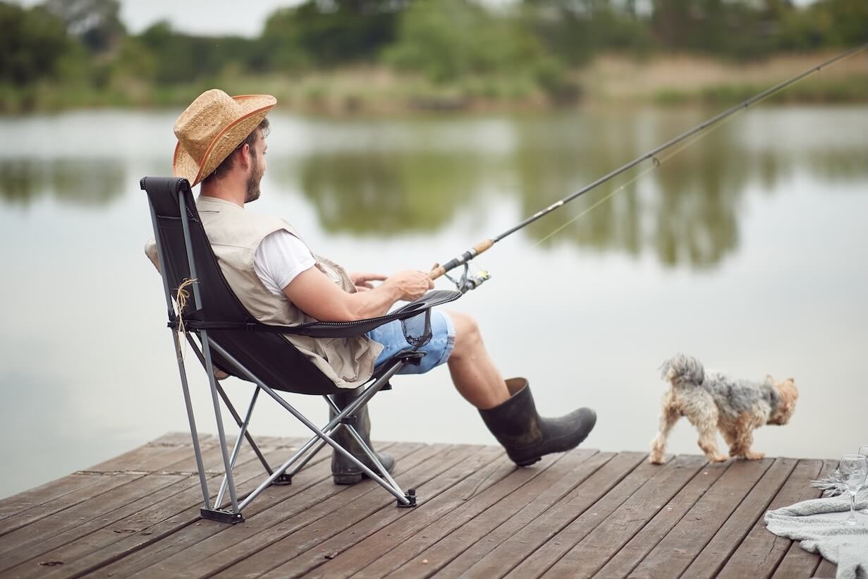Your Ultimate Guide To Fishing With A Dog - Tractive